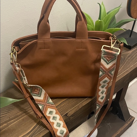 Universal Thread | Bags | Universal Thread Tan Satchel With Patterned ...
